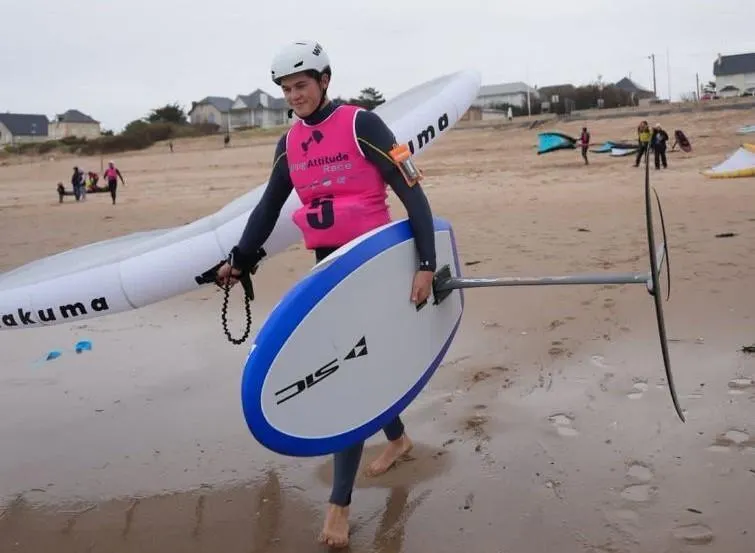 La course de wingfoil entre Chausey et Granville annulée à la dernière ...