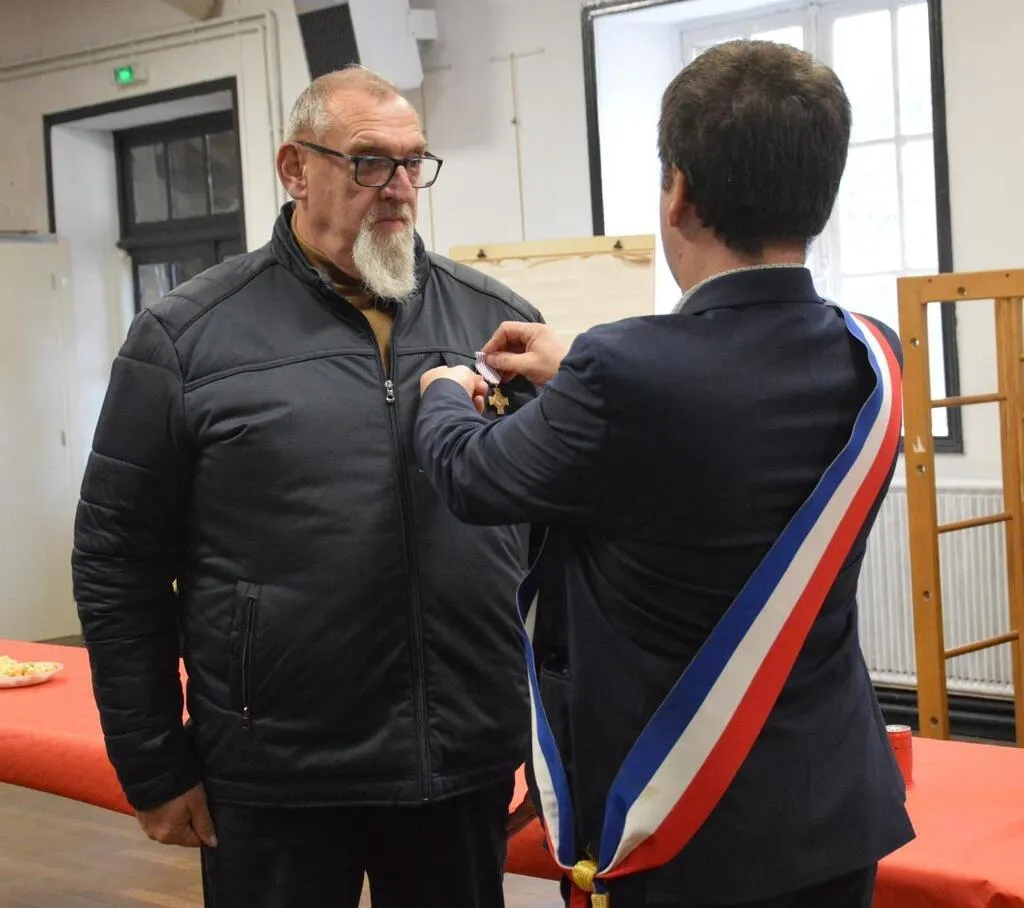 Port-Launay. Gabriel Maot, décoré de la Croix du combattant - Brest ...