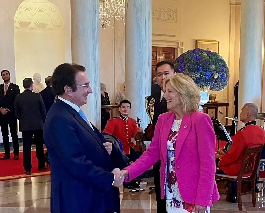 Louis Le Duff reçu à la Maison Blanche par Jill Biden, l’épouse du ...