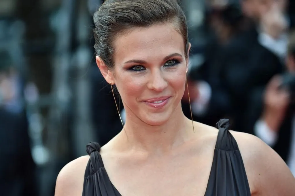 Lorie Pester annonce son grand retour à la musique avec une reprise de l’un de ses tubes - Laval ...