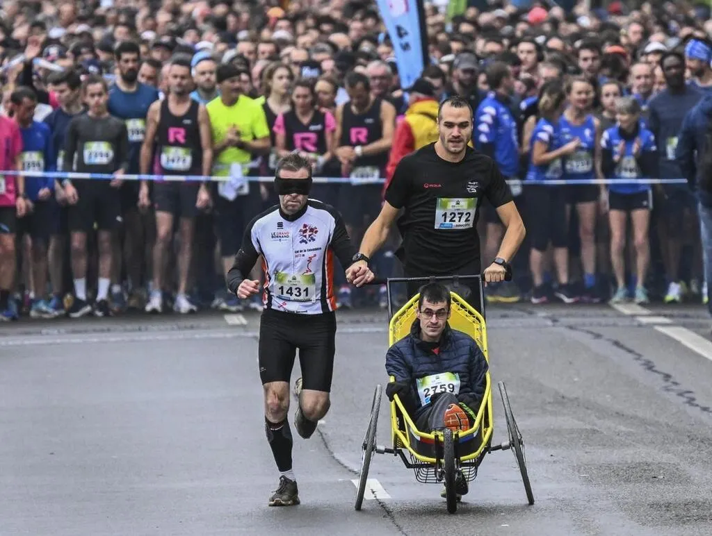 10 km du Maine Libre. Il a couru en 47 minutes les yeux bandés . Sport ...