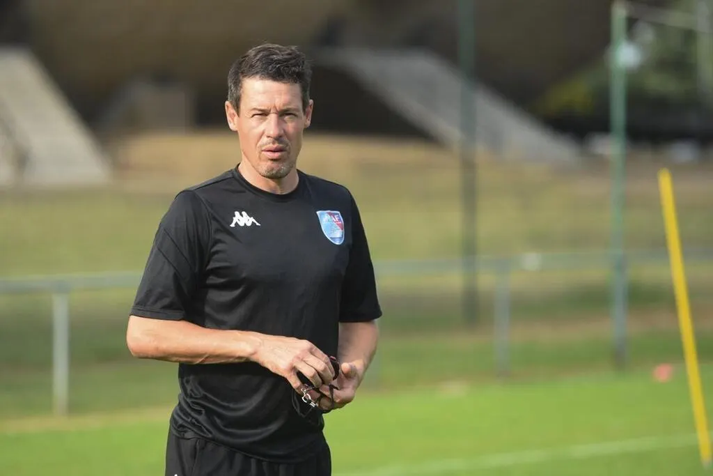 Football. Saint-Nazaire : Avec Pierre Talmont démis de ces fonctions ...