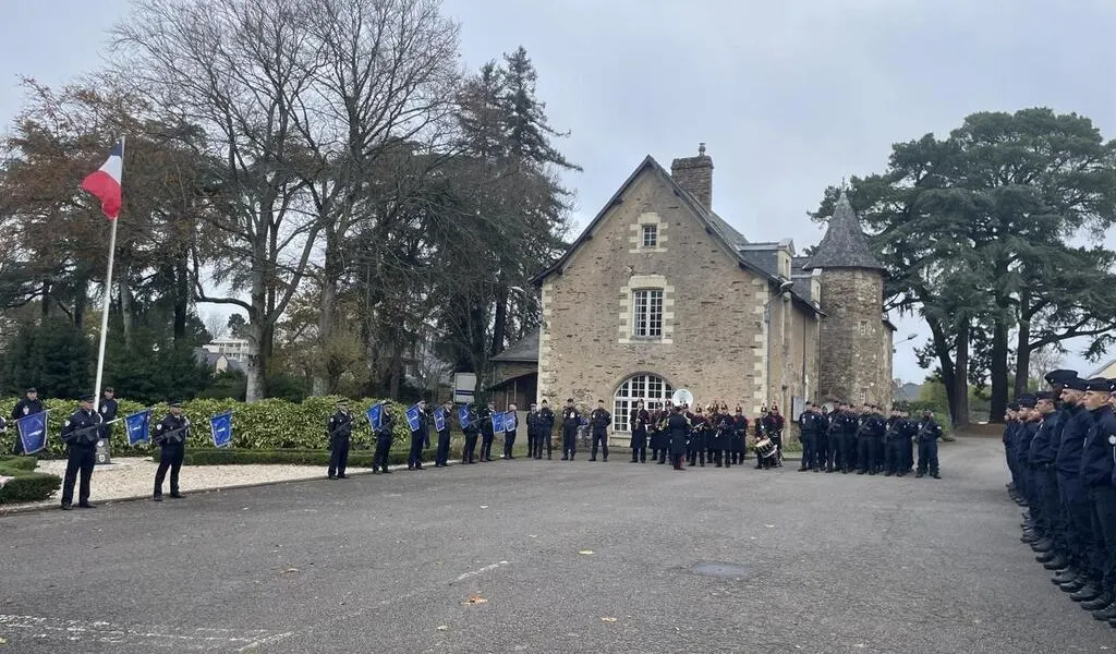 Mobilisable en 30 minutes et surentraînée, cette compagnie de CRS s ...
