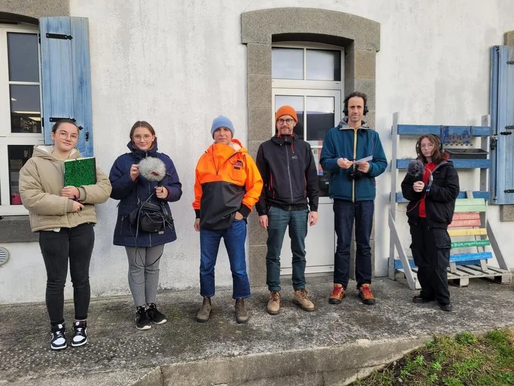 Île-de-Sein. Immersion dans le monde de la radio en milieu insulaire ...