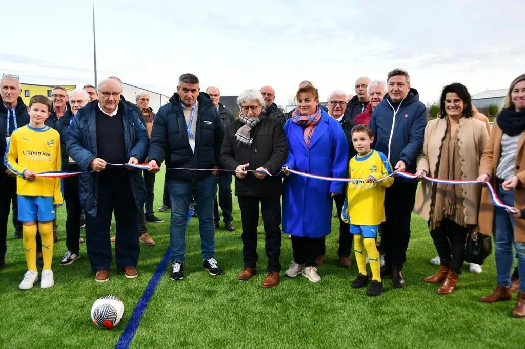 Football. Le nouveau terrain d’honneur d’inauguré à Milizac-Guipronvel . Sport - Cherbourg ...