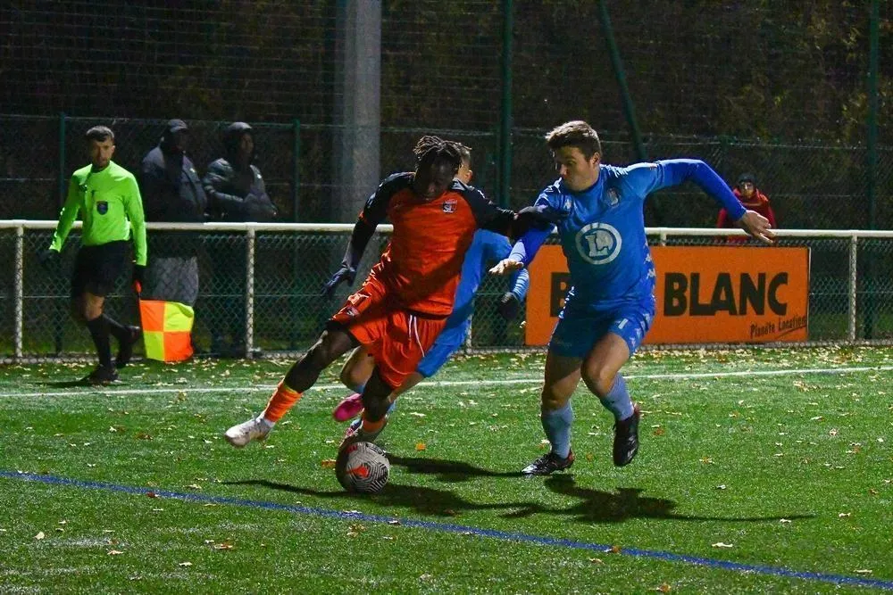 Football. National 3 : la réserve de Laval renoue avec la victoire face ...