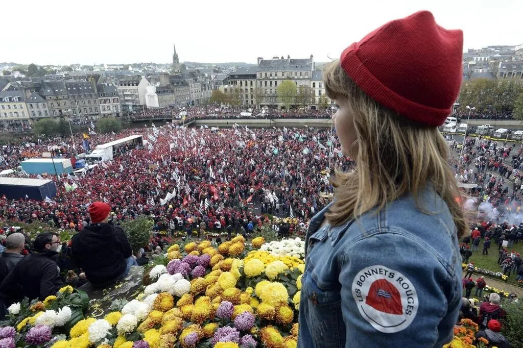 RÉCIT. Il y a dix ans, pour incarner la lutte, des milliers de bonnets ...