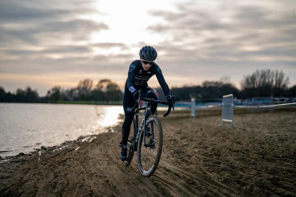 Cyclo-cross. Tristan Verrier en démonstration à La Ferté-Bernard ...
