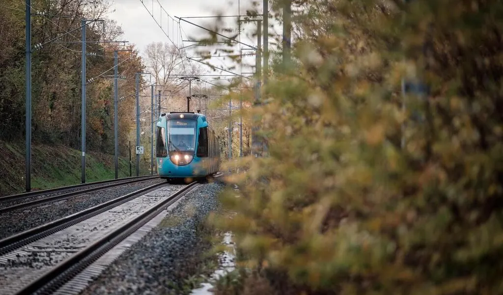 Le trafic des trains interrompu entre Le Mans et Laval - Le Mans ... Le trafic des trains interrompu entre Le Mans et Laval - Le Mans ...