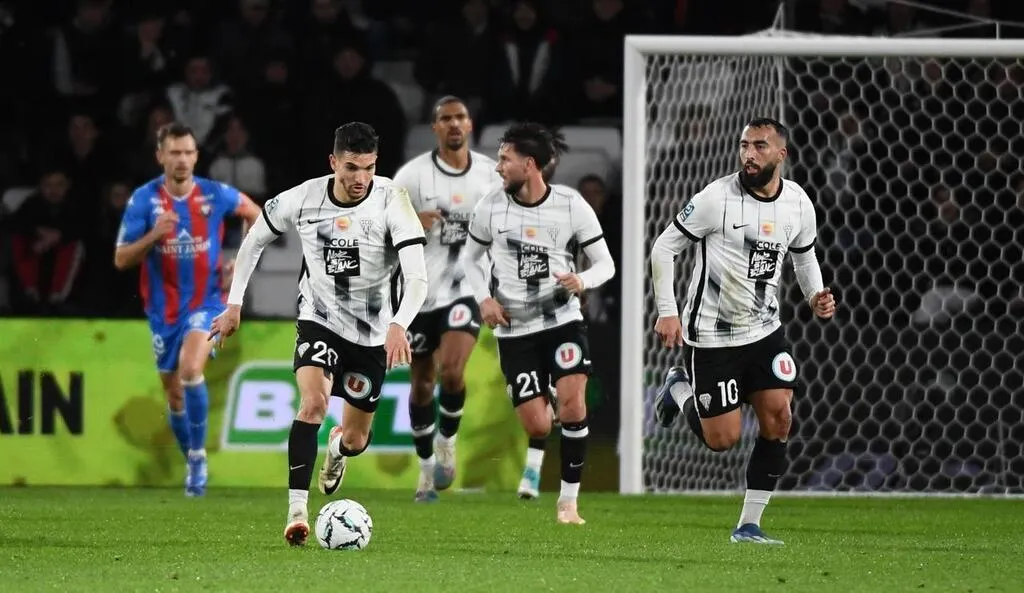 Football. Angers-SCO, test à la maison face à Grenoble . Sport - Angers ...