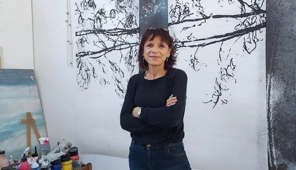 Anne Morea expose ses toiles à la Tour Saint-Aubin à Angers - Angers ...