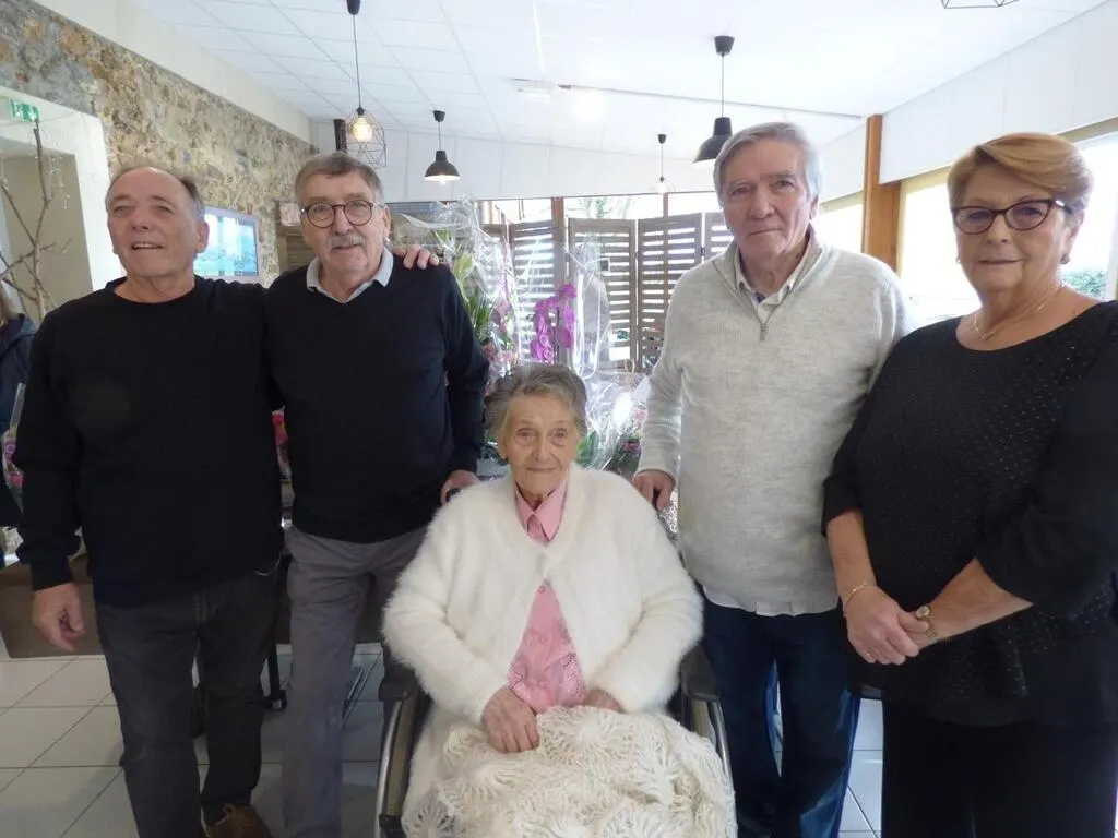 PORTRAIT. À Saint-Jean-de-Daye, Geneviève Gilson fête ses 100 ans d’une ...