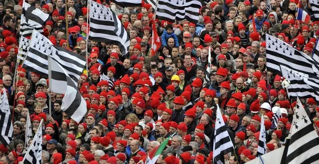 Cinq chiffres marquants sur le mouvement des Bonnets rouges en ...