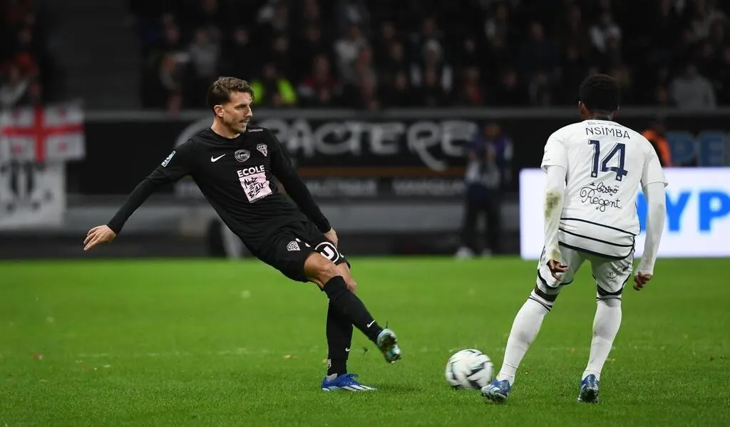 Coupe de France de football : Angers-SCO passe sans briller au Plessis ...