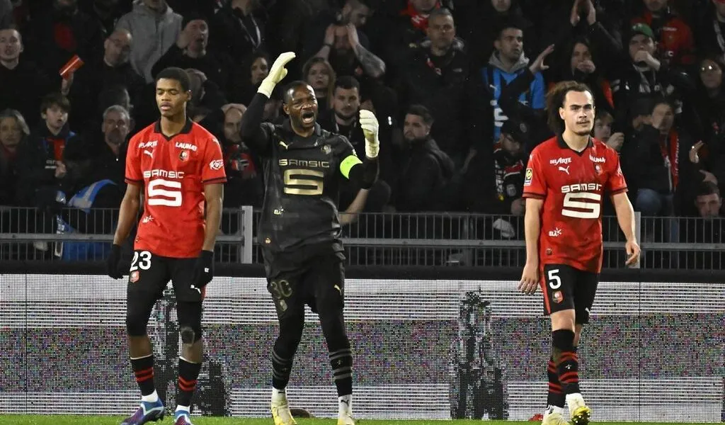 Stade Rennais. Moins décisif, y a-t-il aussi un problème Steve Mandanda ...