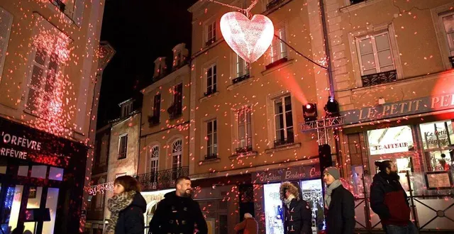 Lumières de Laval. « Ça n’a rien à voir avec Noël », « J’adore ...