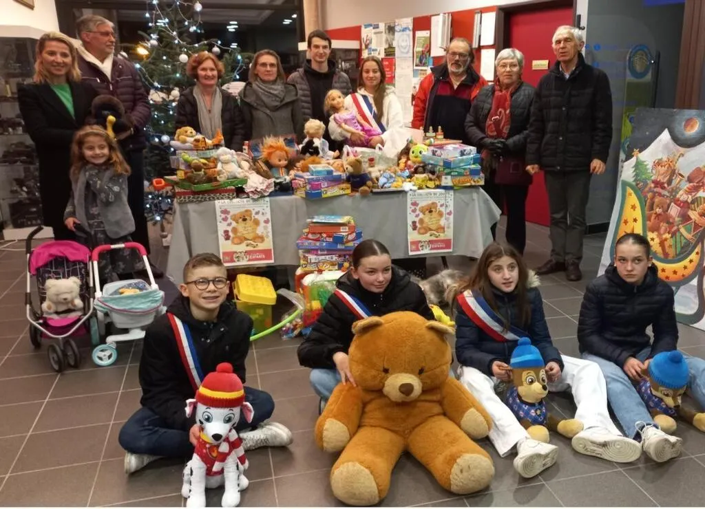 Pabu. Le conseil des enfants livre leur collecte de jouets - Dinan ...