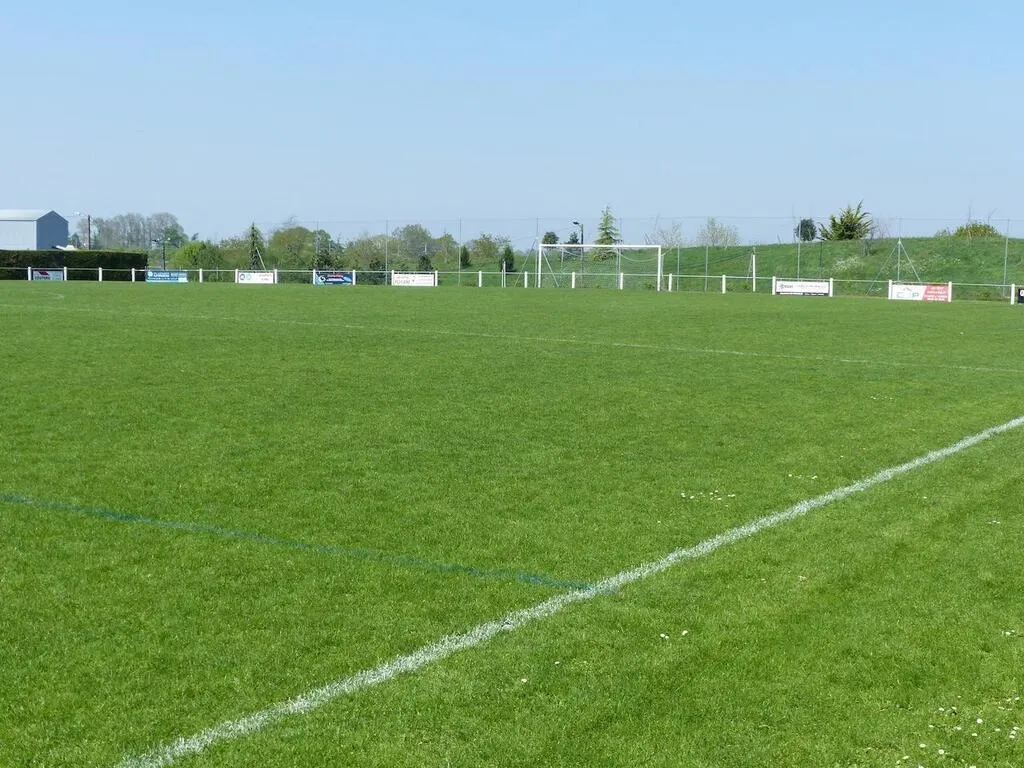 À Gorges, le stade et le terrain de football évoluent . Sport - Saint ...