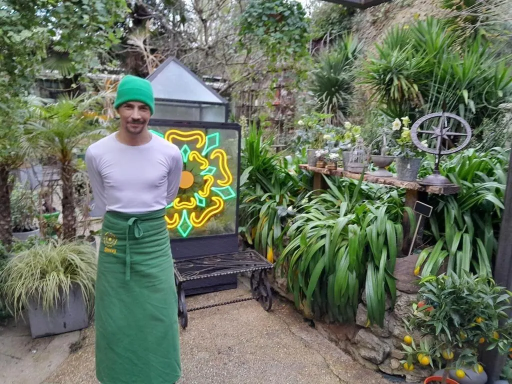 Steevy Boulay réalise son rêve en ouvrant une boutique de plantes et ...