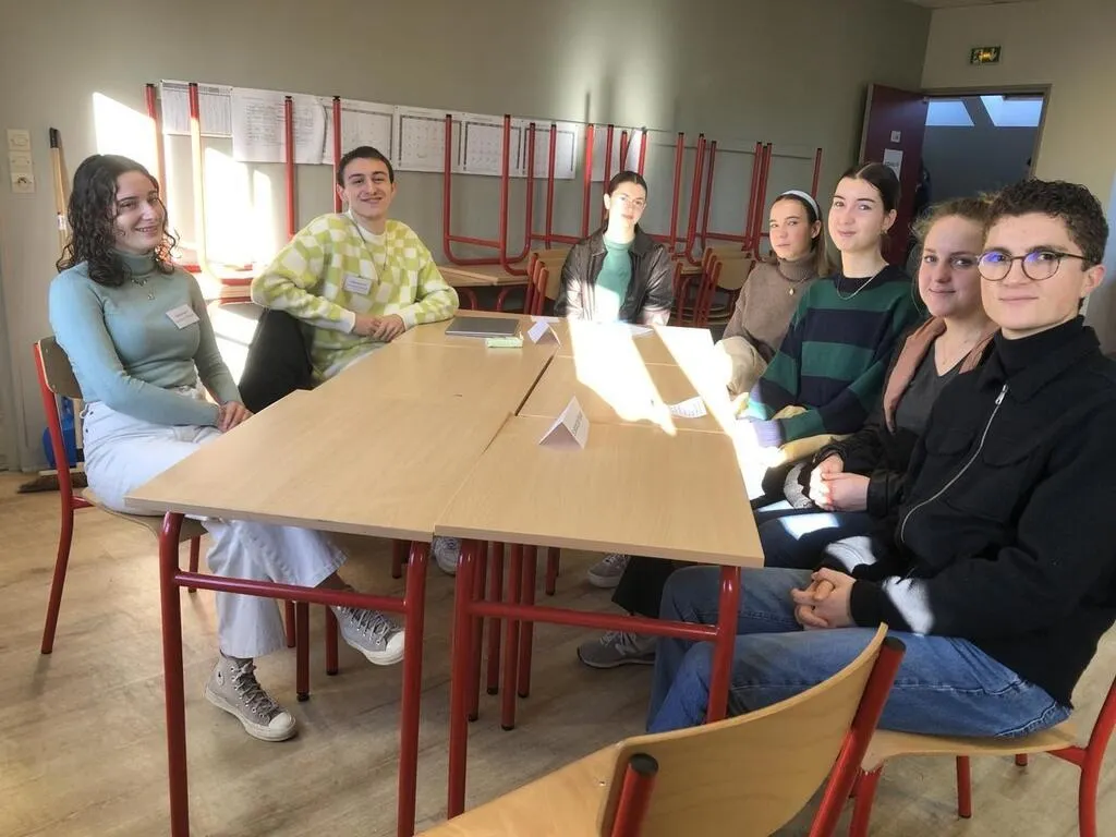 À Sablé-sur-Sarthe, les anciens lycéens de Sainte-Anne partagent leur expérience post-bac - Le ...