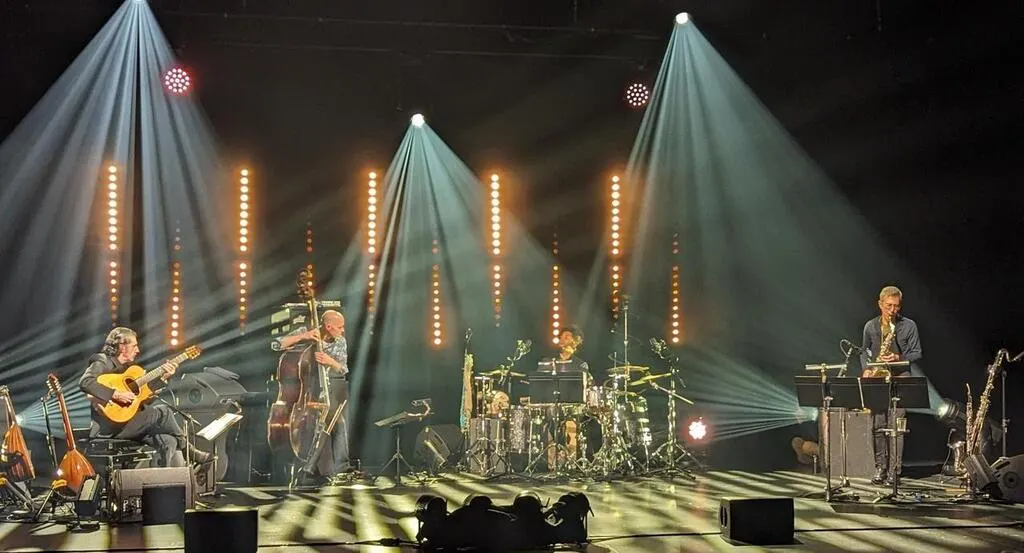 BILLET. Avec Le sable et l’écume, Titi Robin poursuit son exploration ...