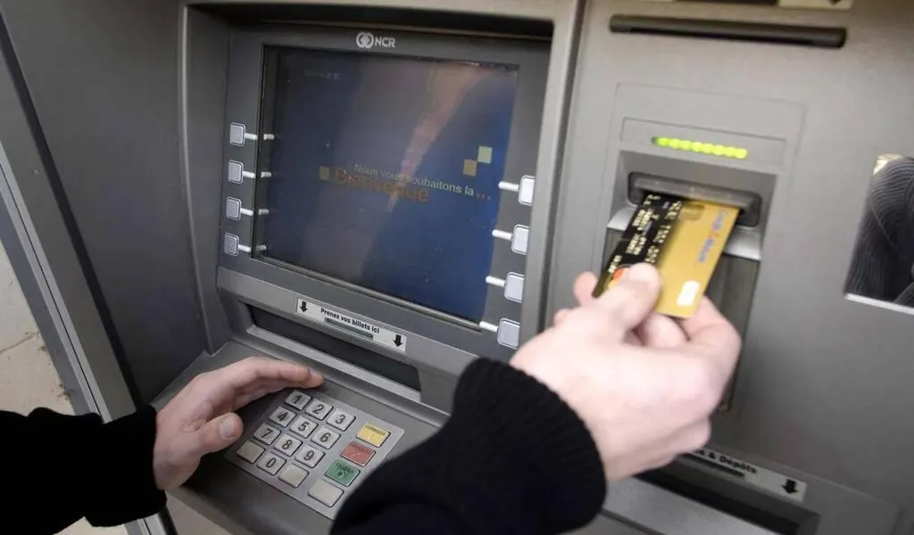 Un distributeur automatique de billets du Maine-et-Loire braqué dans la ...
