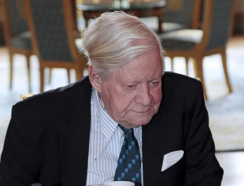 Allemagne. La tombe de l’ex-chancelier Helmut Schmidt vandalisée avec ...