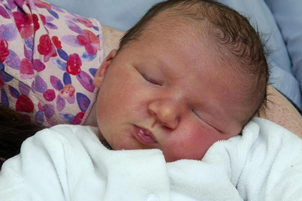 Le bébé est arrivé « comme un boulet de canon » : Marguerite a accouché ...