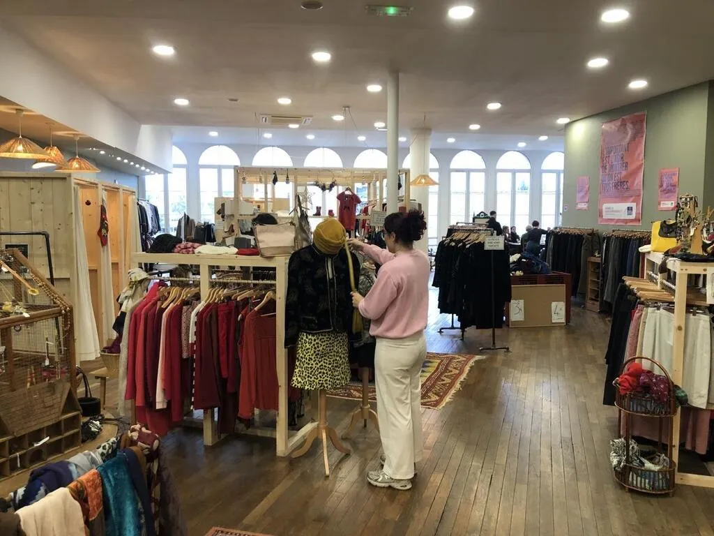 Magasin Partage mise sur la seconde main et la solidarité à Vannes ... Magasin Partage mise sur la seconde main et la solidarité à Vannes ...