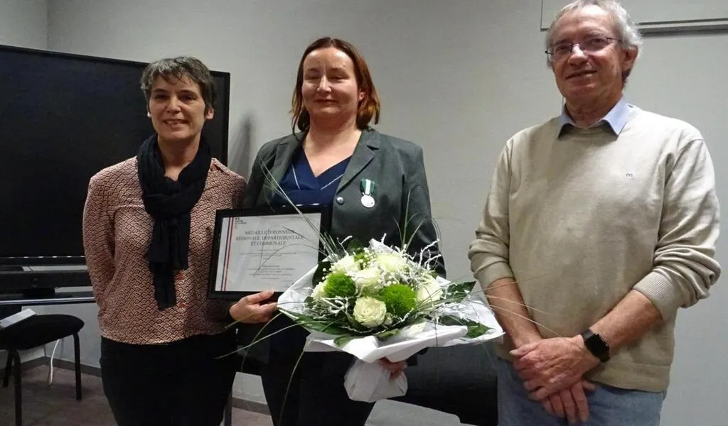 Amfreville. Isabelle Rénier reçoit la médaille du travail - Caen ...