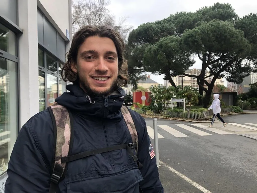 Parti de Landeronde, Valentin Gain est de retour après un voyage à pied ...