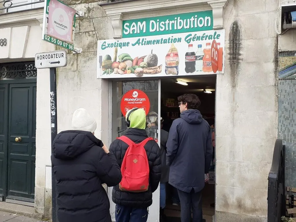 « Combien, je ne sais pas, sans doute des milliers » : à Noël, «Sam l ...