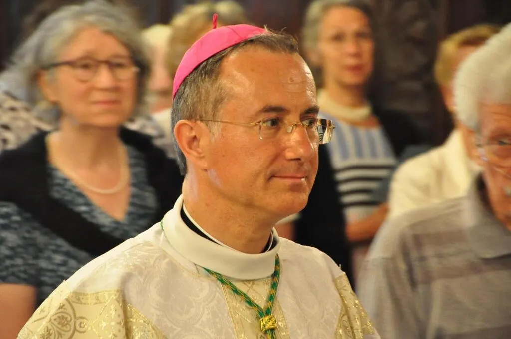 Bénédiction des couples de même sexe : l’évêque du Mans appelle à bénir ...