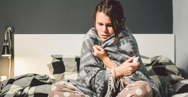 « Attraper froid » : la baisse des températures nous rend-elle malade ...