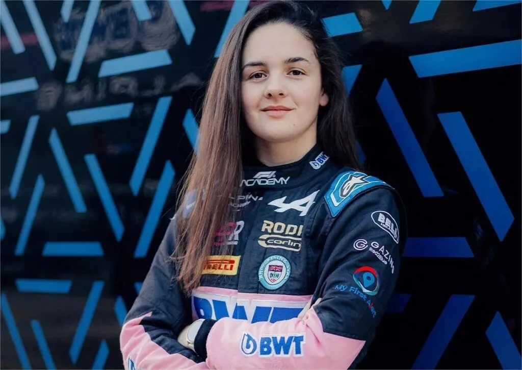 Abbi Pulling, l’as du volant, sera-t-elle la première femme pilote de ...