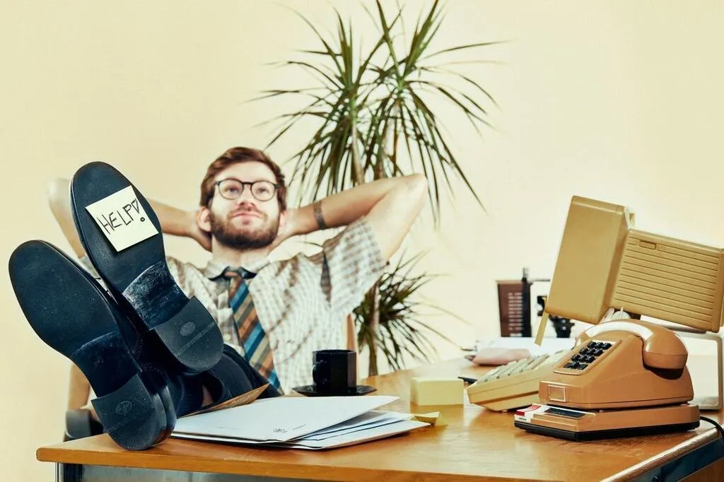 RENCONTRE. Dans « Thomas Wiesel travaille », l’humoriste signe son ...