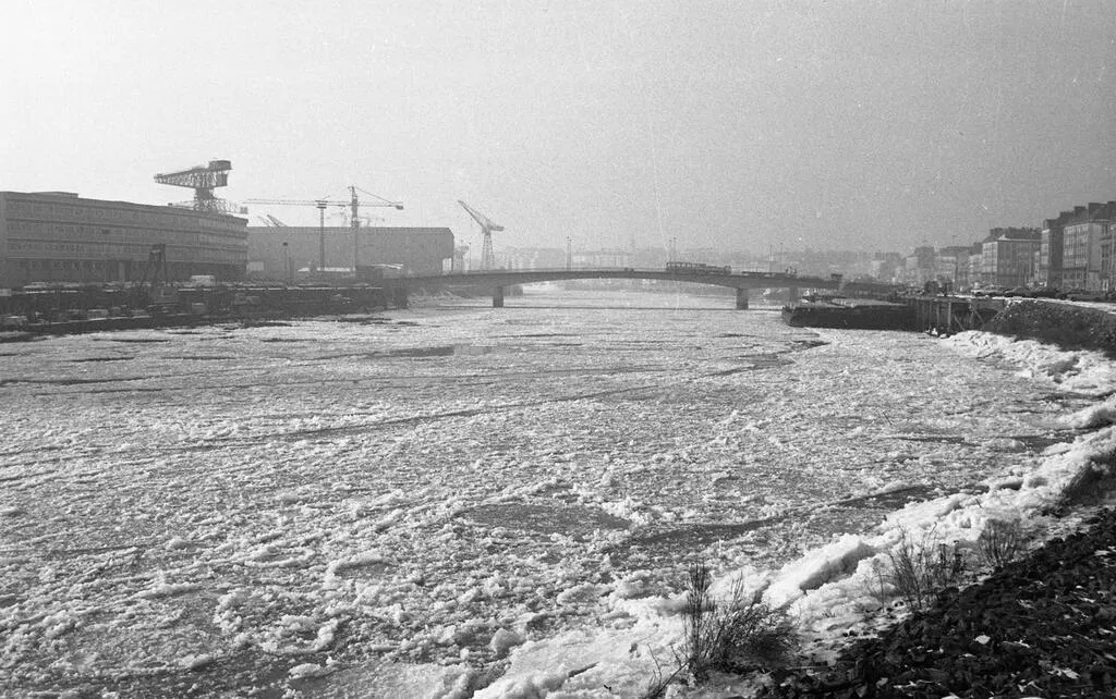 Lors des trois hivers glaciaux de 1985 1986 et 1987, il a neigé en pays ...