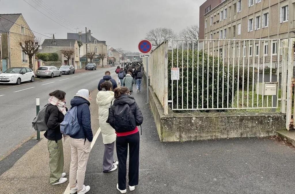 Alerte à la bombe au lycée Raphaël-Élizé de Sablé-sur-Sarthe : le récit ...