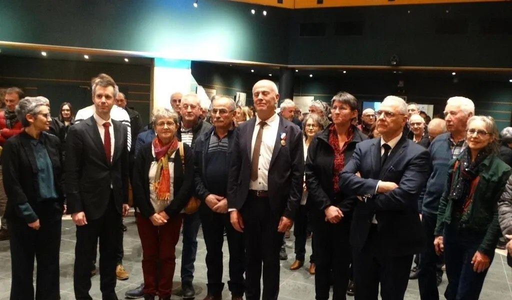 À Chemillé-en-Anjou, Hervé Martin décoré de la médaille de la Sécurité intérieure - Angers ...