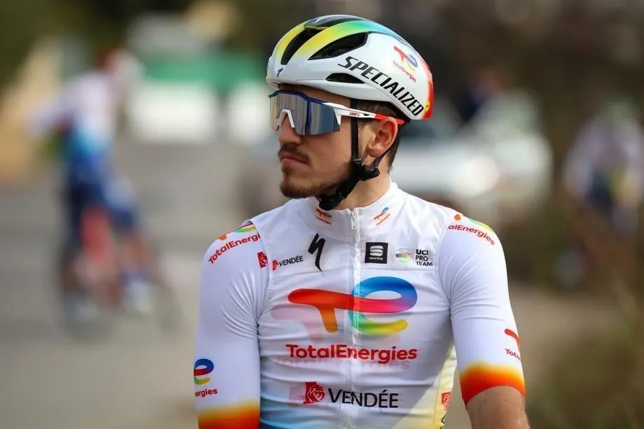 Cyclisme. Jason Tesson (TotalEnergies) chute dans un ravin pour sa ...