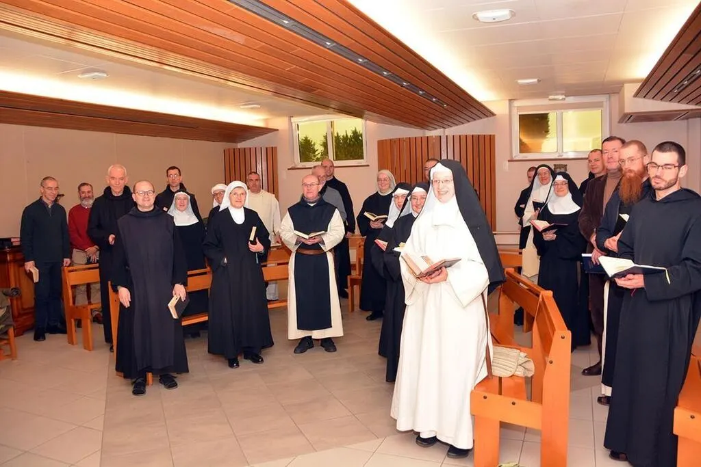 Venus du monde entier, 19 maîtres de chœur en stage de chant grégorien ...