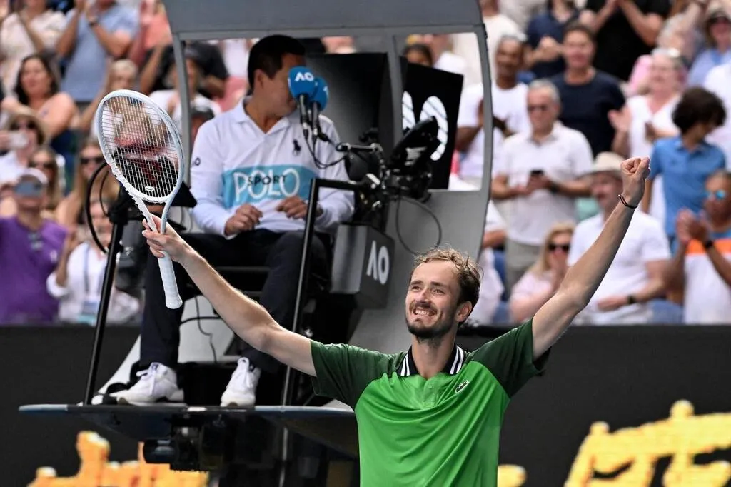 Open d’Australie. « Je suis détruit » : Medvedev qualifié en demi-finales en 5 sets et - Fréjus ...