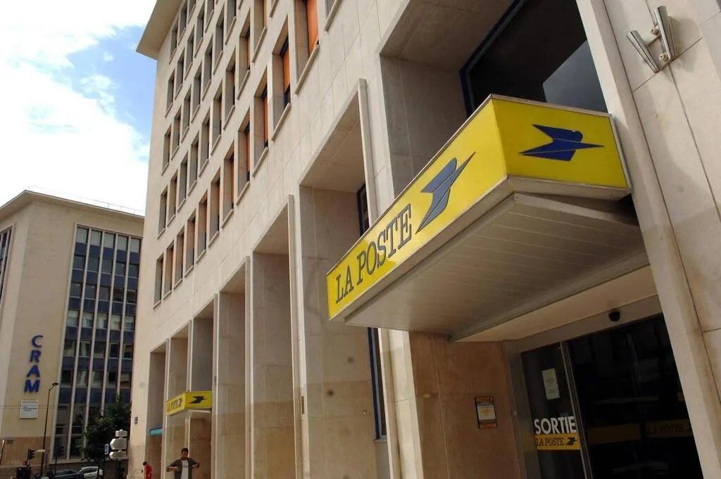 La question du jour. Des cabines d’essayage à la Poste : est-ce une ...