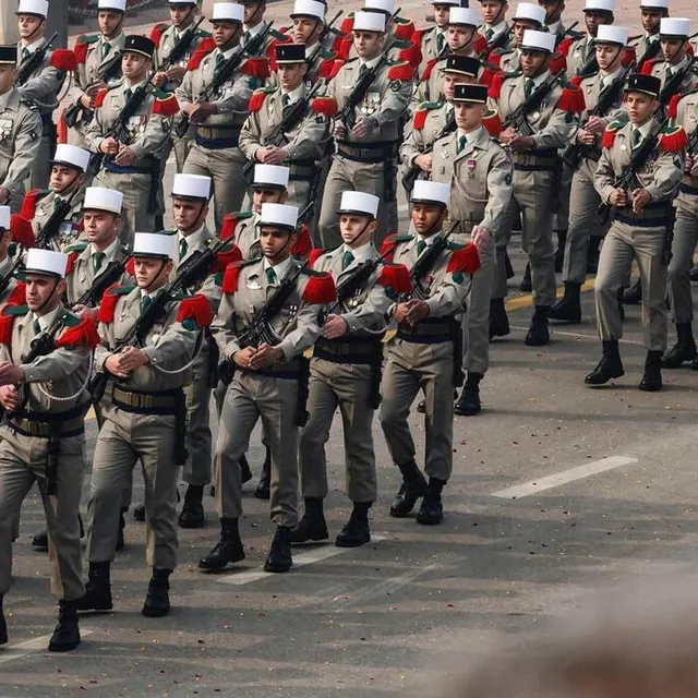 Grande parade militaire, bain de foule… Les 11 images marquantes du ...
