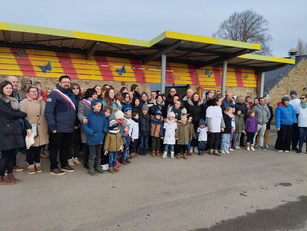Contre la fermeture d’une classe, les parents bloqueront l’école de ... Contre la fermeture d’une classe, les parents bloqueront l’école de ...