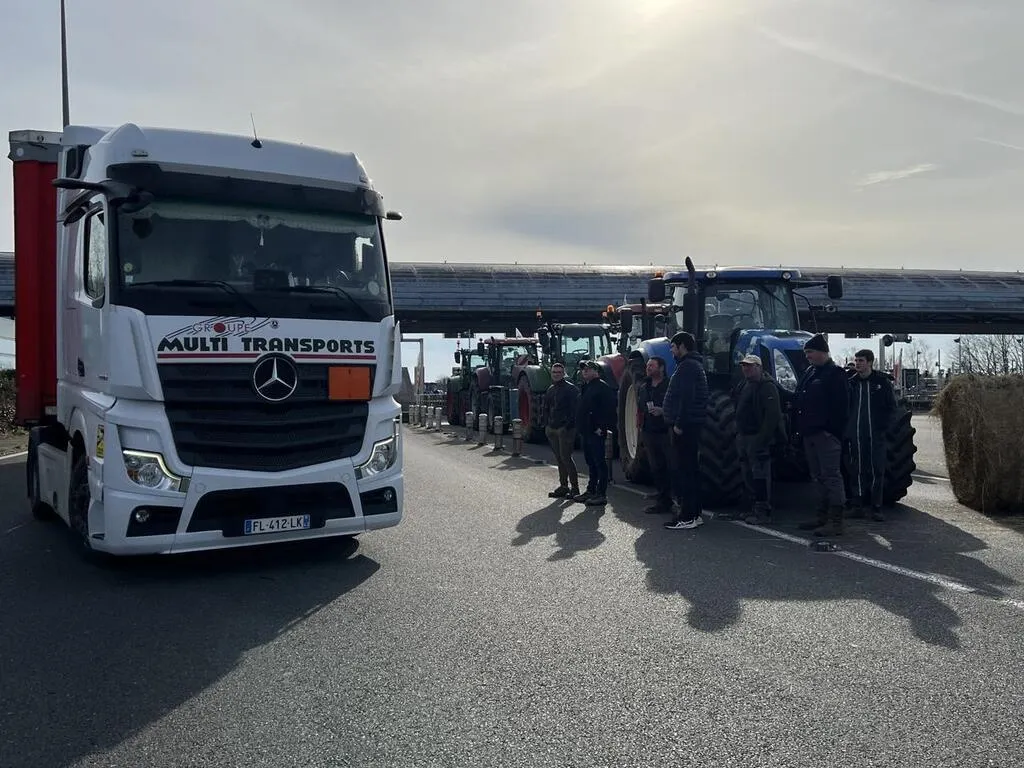 REPORTAGE. À ce péage de Loire-Atlantique, les agriculteurs contrôlent ...