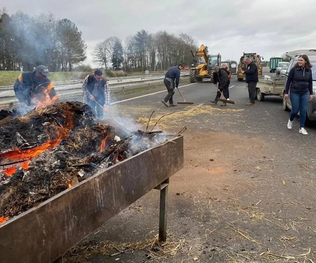 Colère des agriculteurs. « On a tout nettoyé » : en Sarthe, les ...
