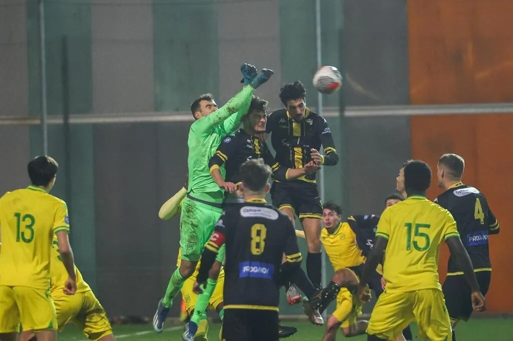 FC Nantes - RC Lens : Un groupe de 20 Canaris encore bien rajeuni et ...