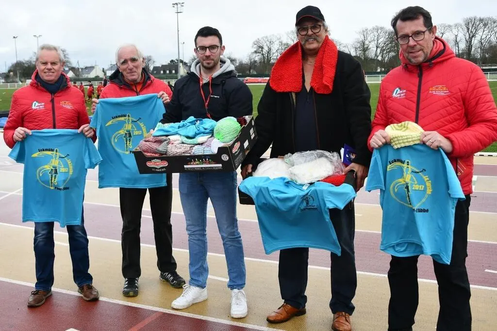Le Club athlétique bigouden fait dont de t-shirts à destination du ...