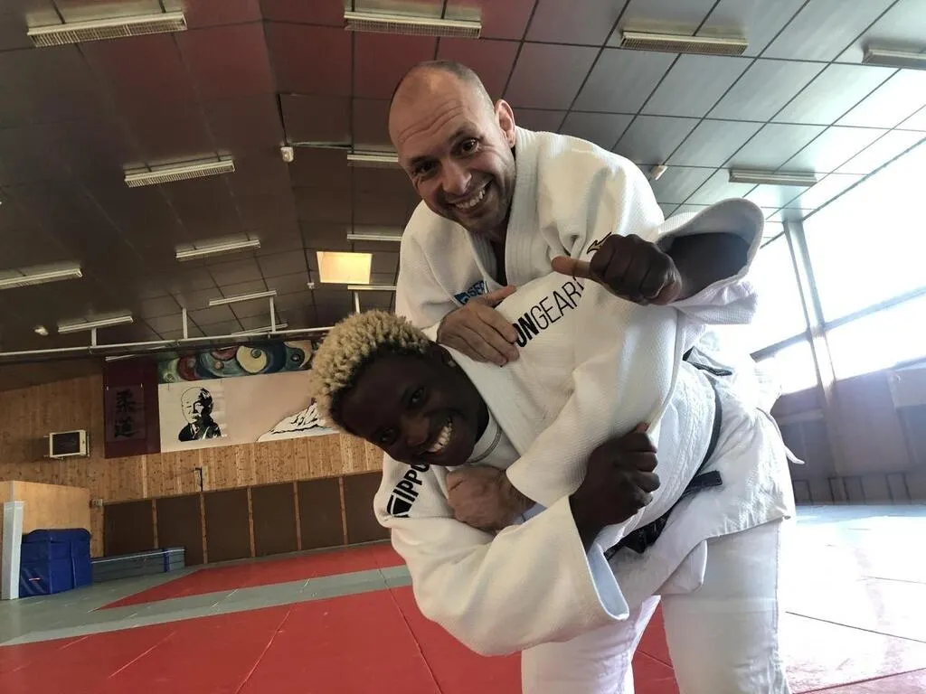 « C’est grandiose » : Vanessa Mballa, de Château-Gontier, relayeuse de ...